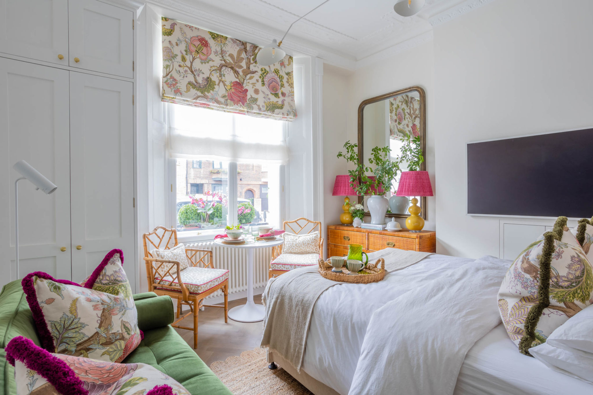 Studio Apartment, Chelsea - Sean Symington