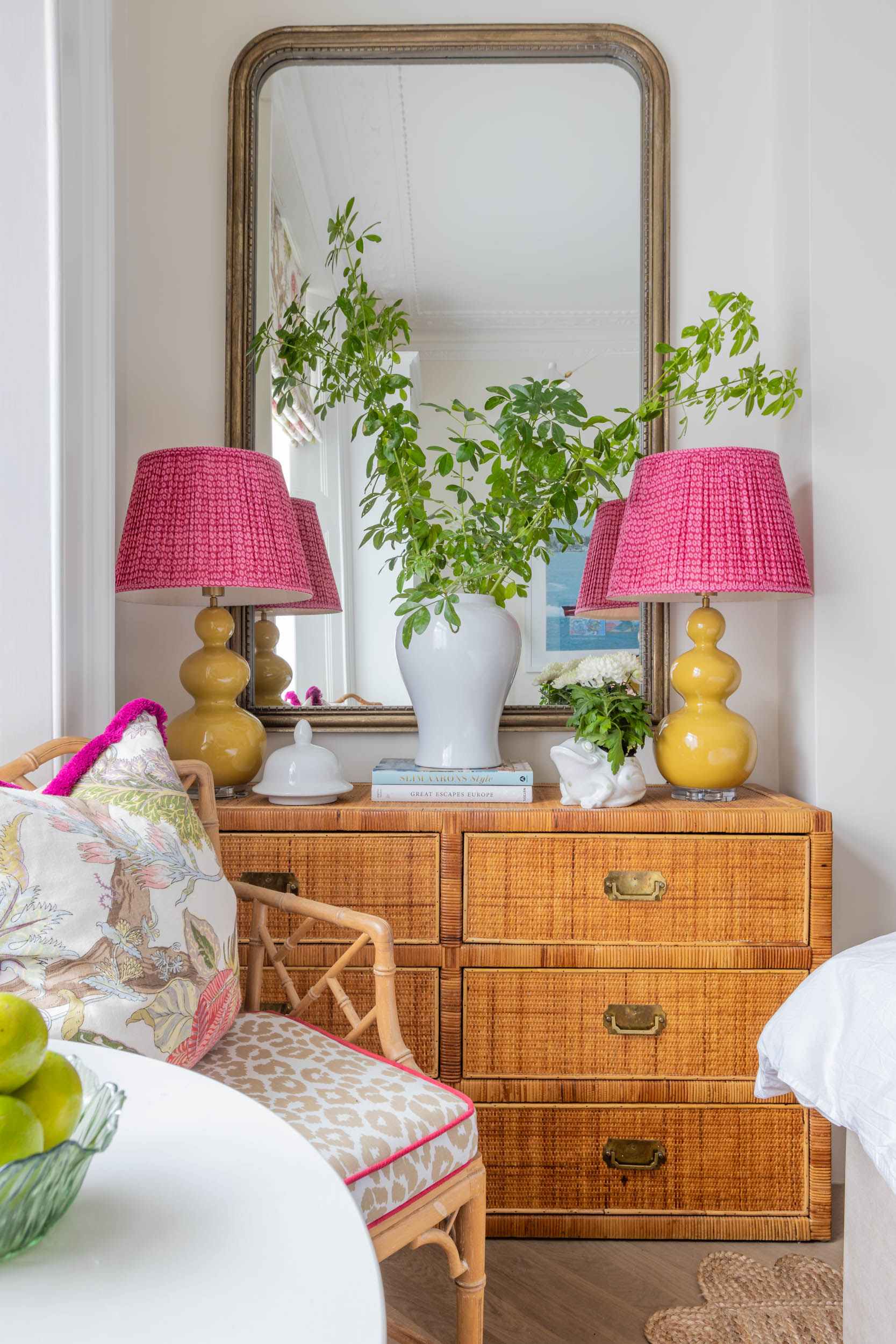 Studio Apartment, Chelsea - Sean Symington